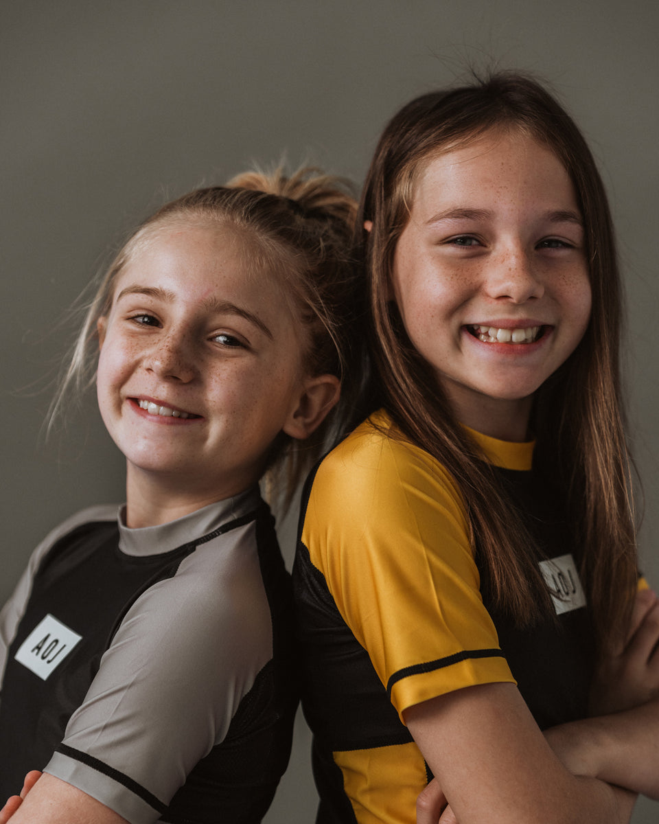 Kids AOJ Ranked Rashguard – ART OF JIU JITSU